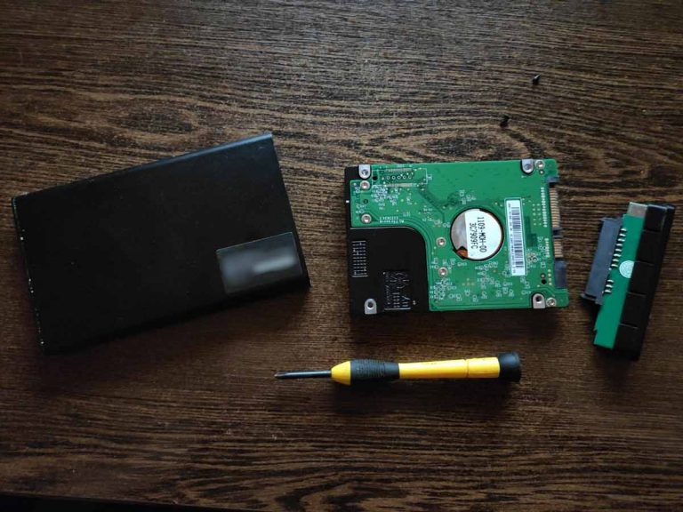 How to Recover Files from a Dead Laptop [Fully Working Ways]